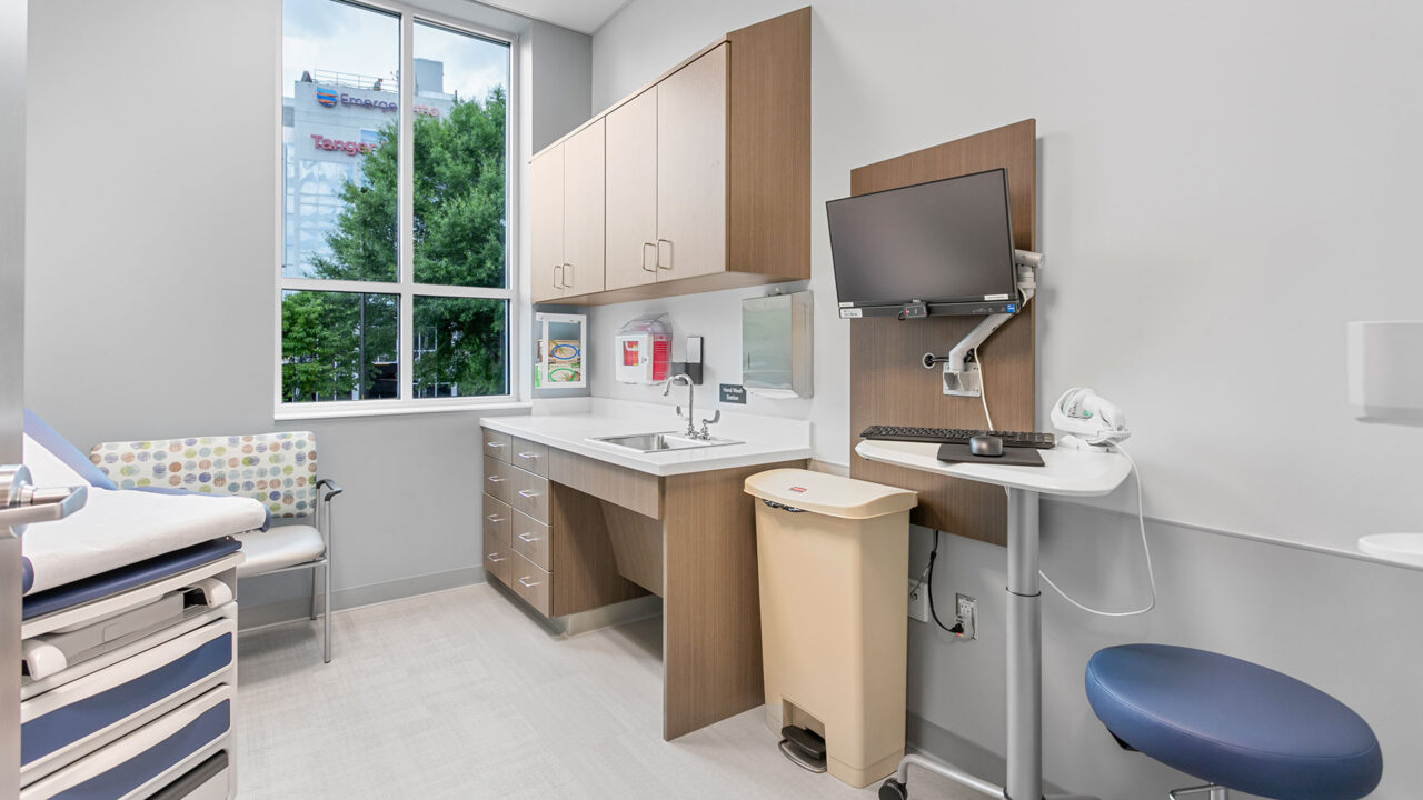 AHWFB Medical Plaza Friendly Center - Landmark Builders